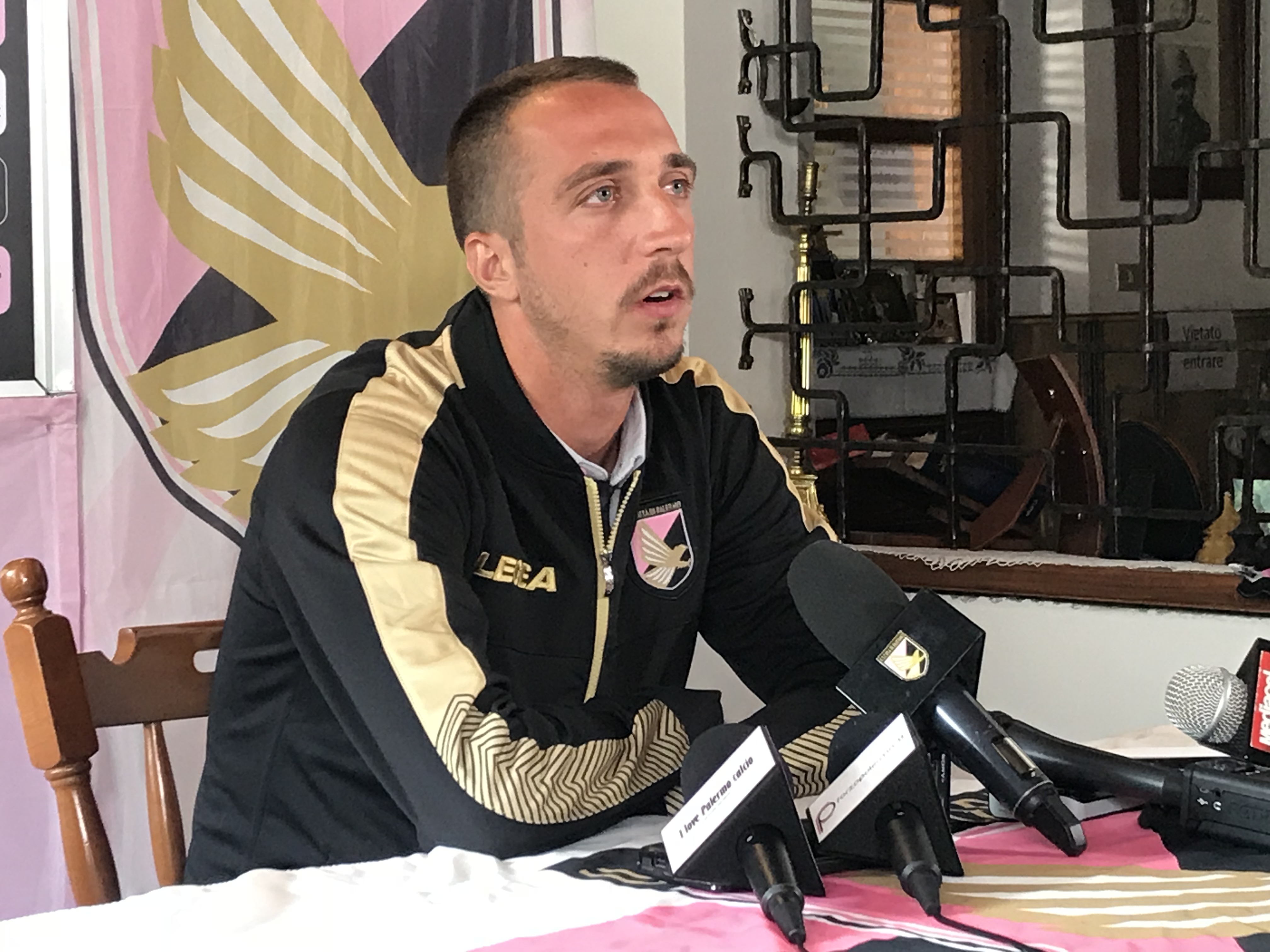 VIDEO, Mazzotta si presenta: «Giocare nel Palermo un sogno. Ecco cosa ...