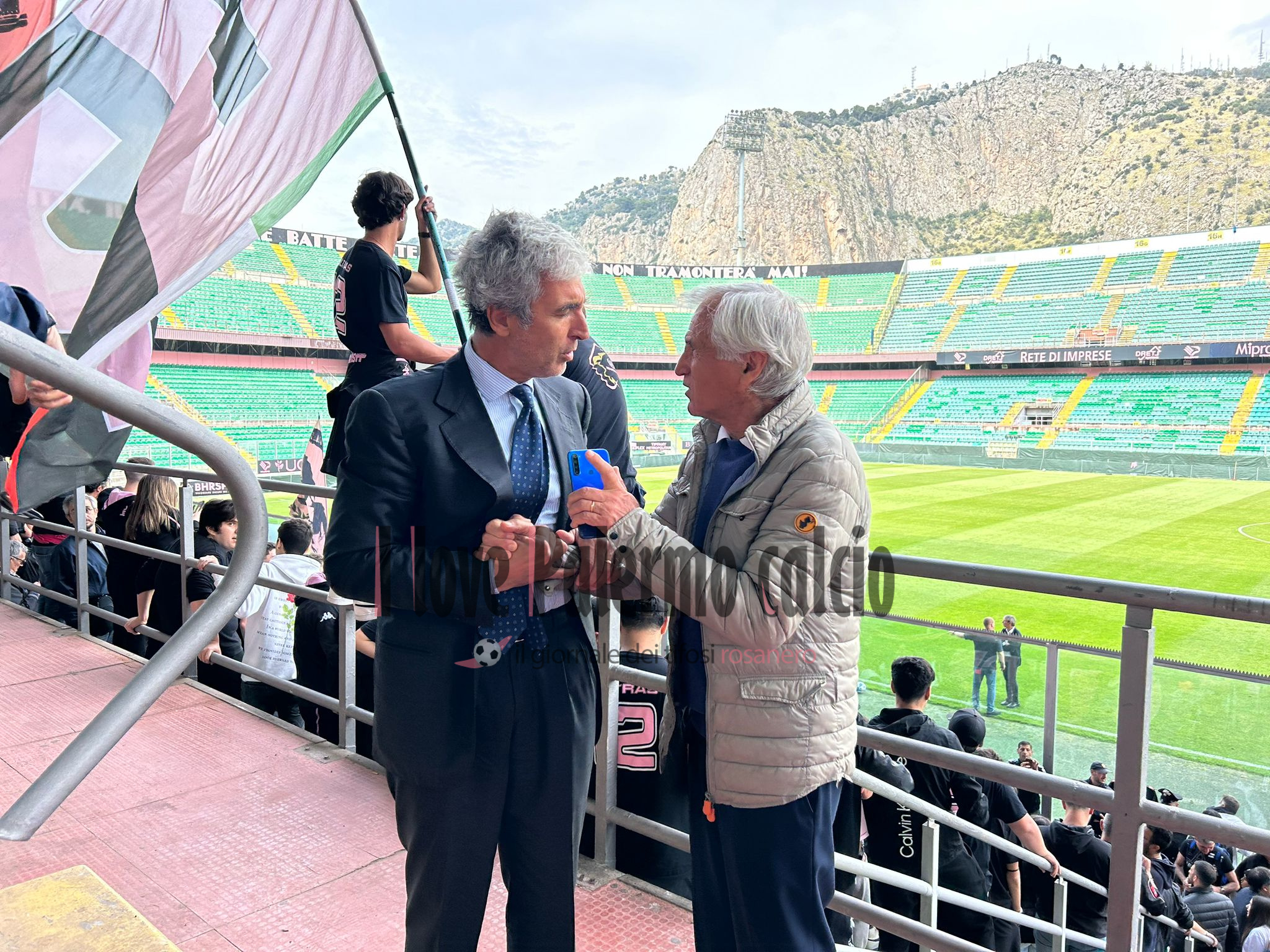 Sassaiola contro il pullman del Palermo. Arcoleo: «Io dico che bisogna ...